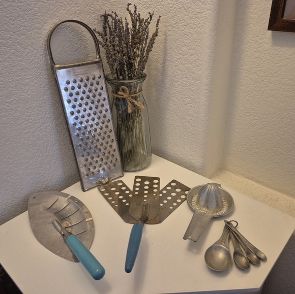 Kitchen | Vintage Kitchen Utensil Set With Blue Handles | Poshmark